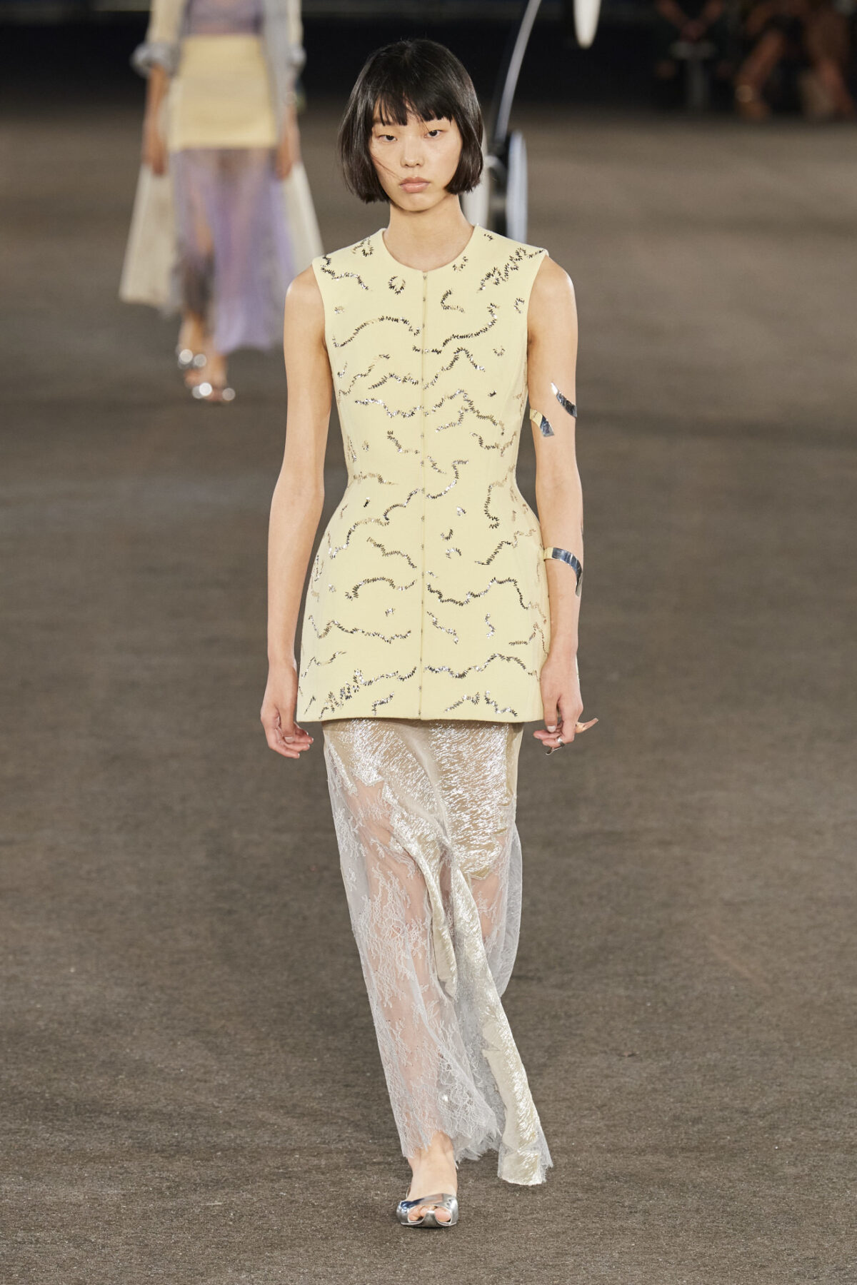 Tory Burch’s new Spring/Summer 2023 collection: clean lines and an ...