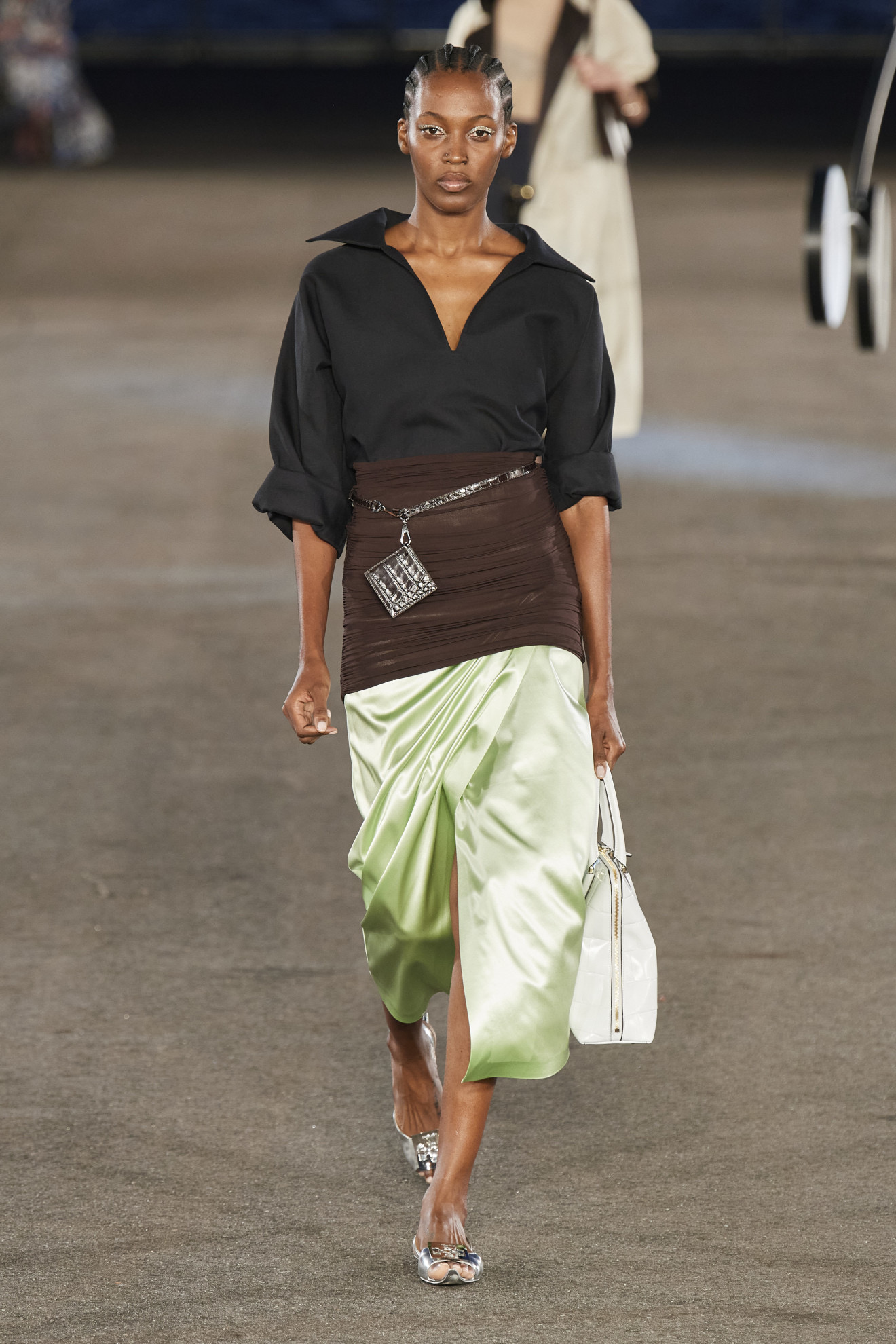Tory Burch’s new Spring/Summer 2023 collection: clean lines and an ...