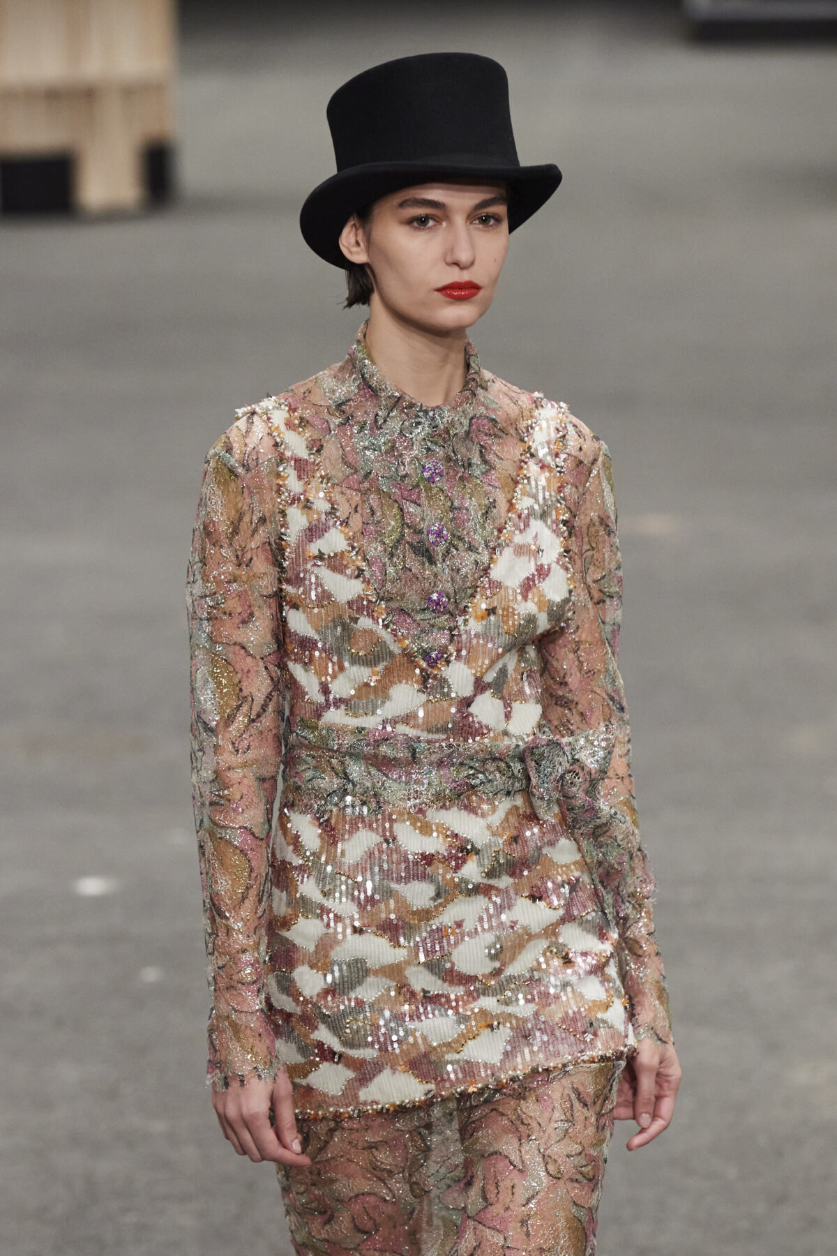 Paris Haute Couture Week: Between cylinders and bow ties, Virginie ...