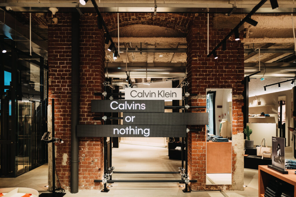 CALVIN KLEIN JEANS OPENS A NEW FLAGSHIP STORE IN MILAN - The Blonde Salad