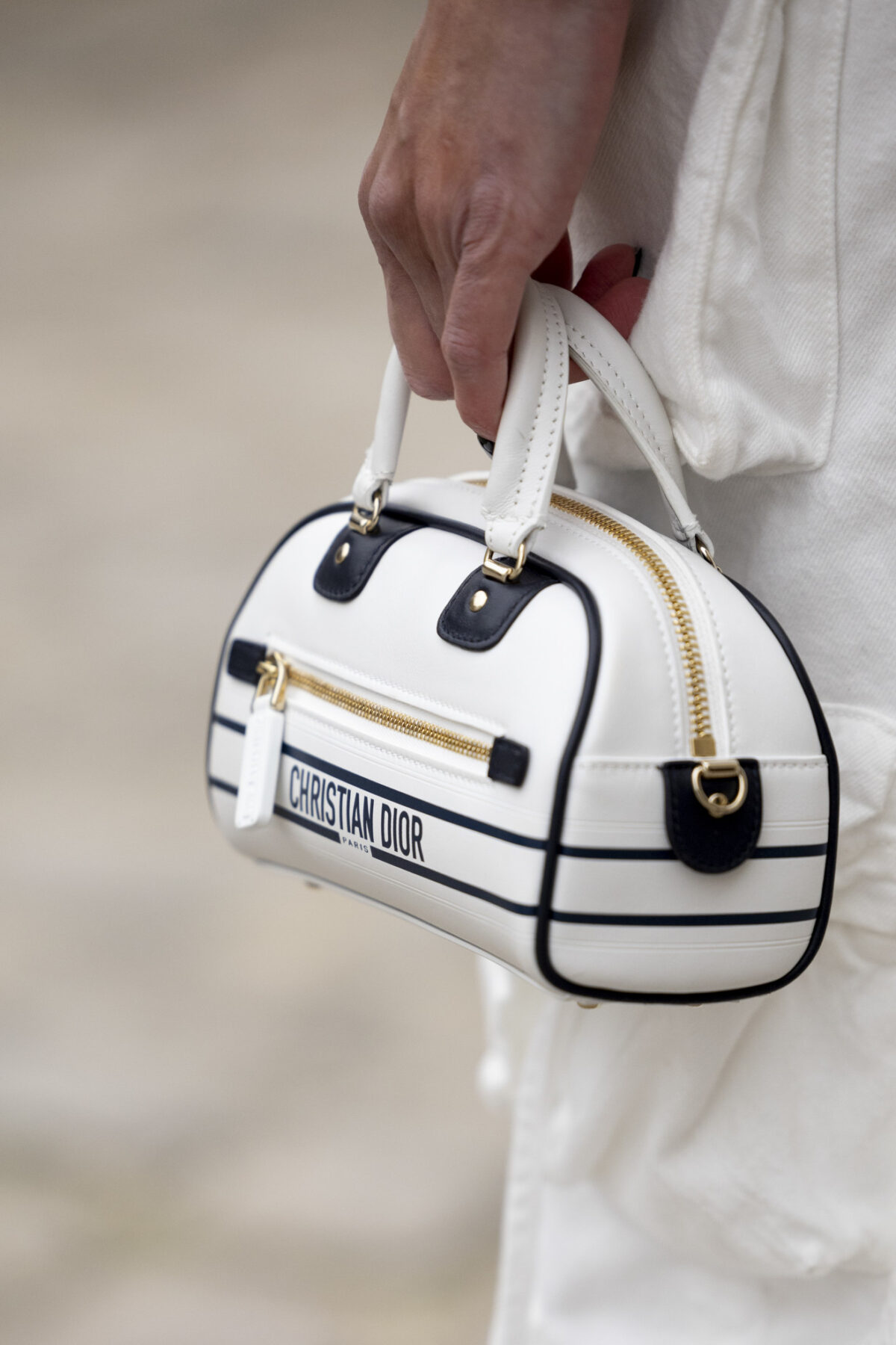 White bags are the coolest of the summer - The Blonde Salad