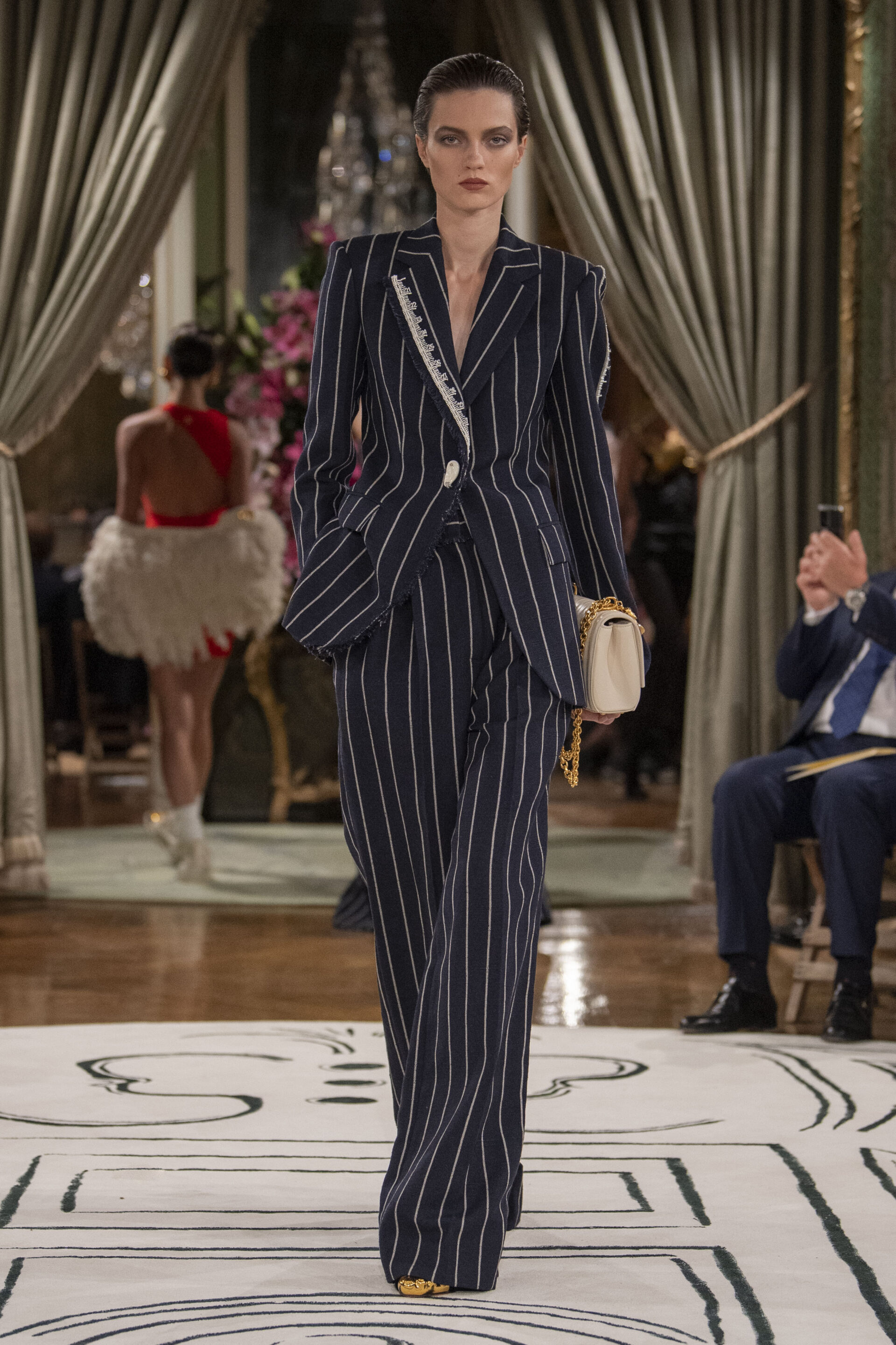 Paris Fashion Week: Daniel Roseberry’s Story for Schiaparelli Spring ...