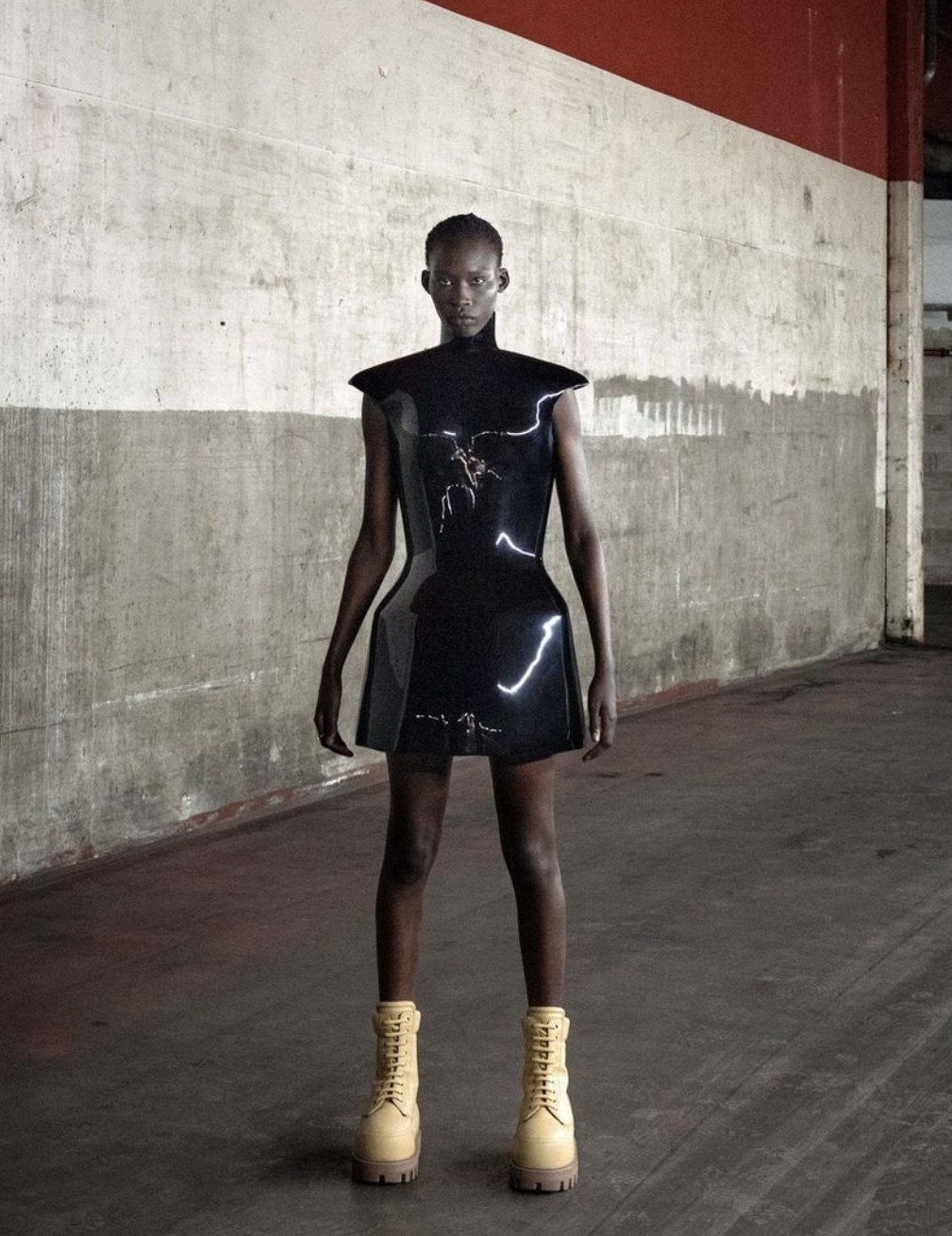 Paris Fashion Week: la collezione Autunno/Inverno 2024-25 di Alexander ...